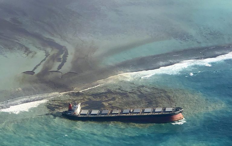 Ship Oil Pollution and Spills from Commercial Ships: Causes, Impacts ...
